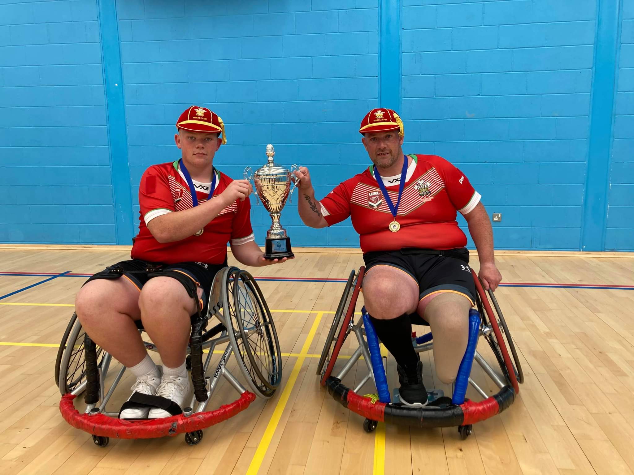 Jason and Jamie Reynolds celebrate being the first father and son in a ...